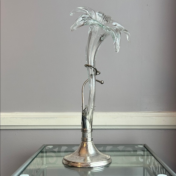 Oneida | Accents | Oneida Vintage Hand Blown Art Glass Amaryllis Bud ...